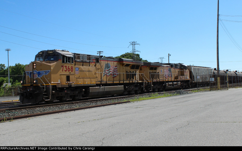 UP 7368 & 5616 on CSX K611-01